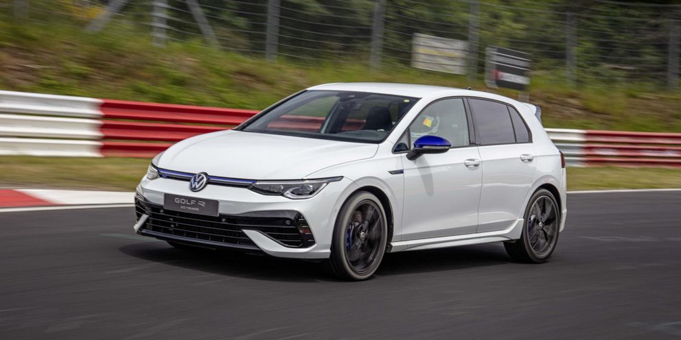 H VW παρουσιάζει το ταχύτερο Golf όλων των εποχών στο Nurburgring ...