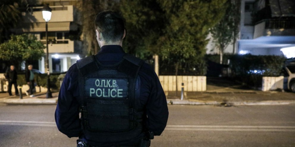 Κολωνός: Στα χέρια της ΟΠΚΕ ένοπλος μετά από έλεγχο -Εξετάζεται αν το ...