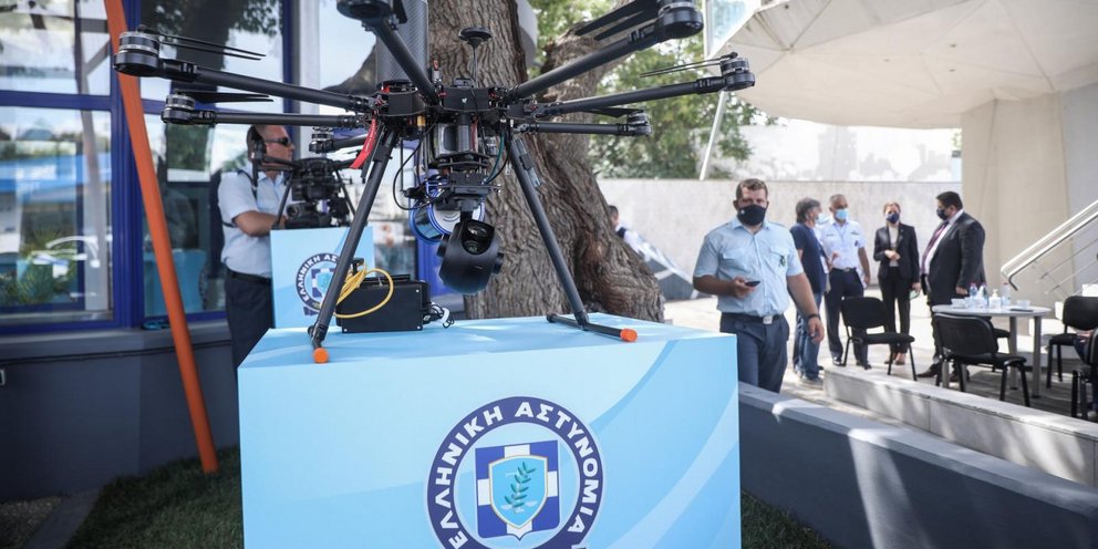 Πώς τα drones κόβουν κλήσεις στους οδηγούς -To νέο «όπλο» στα χέρια της ...
