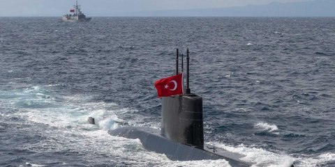 ΑΣΚΗΣΗ ΓΑΛΑΖΙΑ ΠΑΤΡΙΔΑ - από το iefimerida.gr