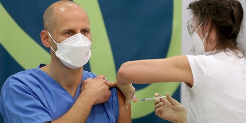 Αυστρία: Επιταχύνει τους εμβολιασμούς μετά τη δριμεία κριτική για ...