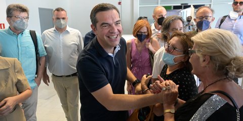 Τσίπρας από τη Σάμο: Δεν έχει νόημα ο Μητσοτάκης να μαδάει τη μαργαρίτα ...