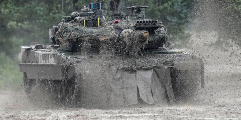 Δανία: Τα 10 πρώτα άρματα μάχης Leopard 1 έφθασαν στην Ουκρανία - iefimerida.gr
