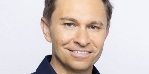 Ένας 53χρονος ερευνητής μακροζωίας ισχυρίζεται ότι μείωσε τη «βιολογική ...