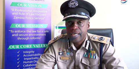 Ζάμπια: Χειροπέδες σε μεθυσμένο αστυνομικό που απελευθέρωσε 13 ...