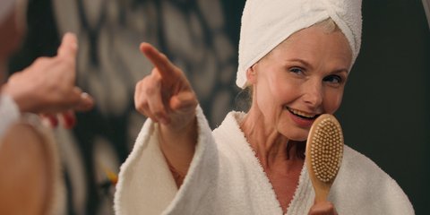 Πόσες φορές την εβδομάδα είναι καλό να κάνει κανείς ντους μετά την ηλικία των 65; - iefimerida.gr