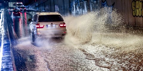 Storm ‘Byron’ Batters Greece; Floods Close Schools and Paralyze Athens ...