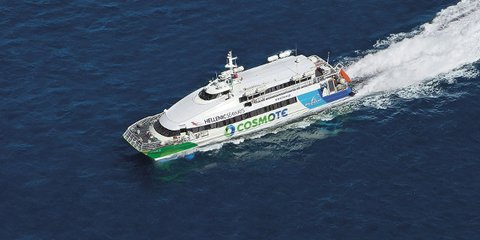 Ταλαιπωρία χωρίς τέλος για επιβάτες του Flyingcat 6 -Με λεωφορεία ...